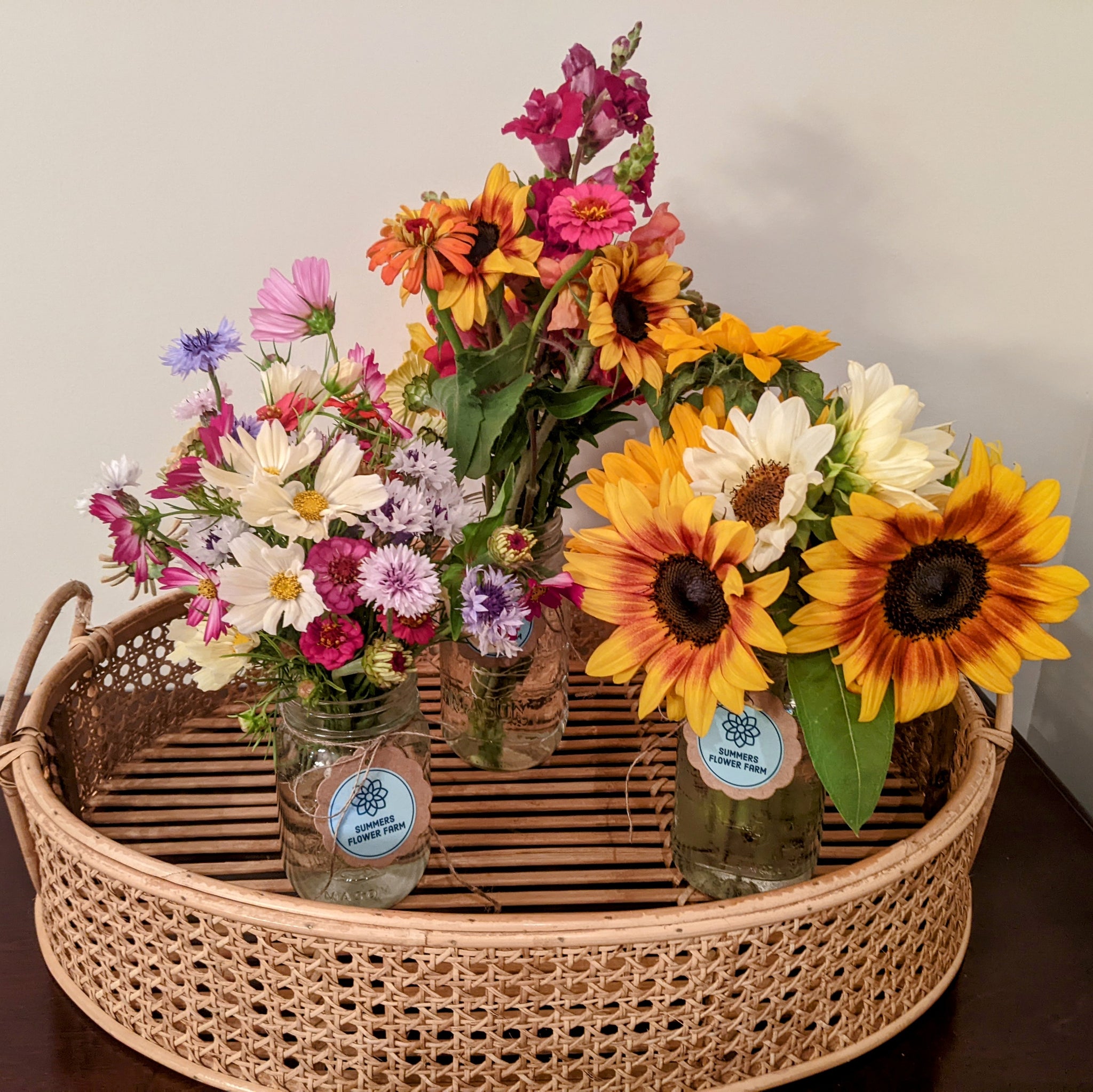 Fresh Flower Arrangement – Summers Flower Farm